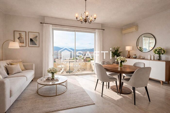 Appartement à vendre - Cannes, Croix des Gardes - 5 pièces - 4 chambres