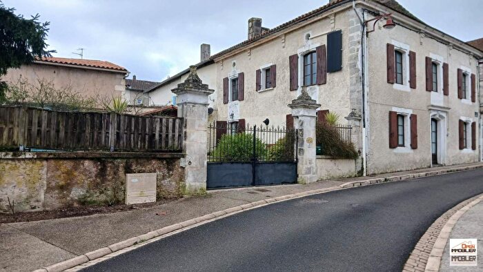 Saint-Séverin - Maison 6 pièces à vendre