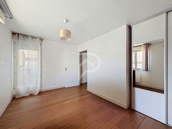 Issy-les-Moulineaux, Les Iles, La Ferme : Appartement 4 pièces à vendre