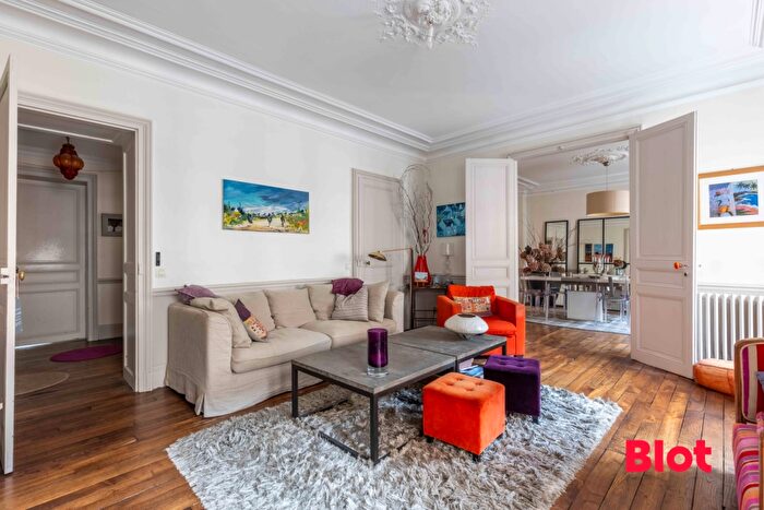 Appartement 4 pièces à vendre à Quartiers Centre, Centre-ville