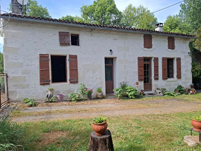 Maison 4 pièces à Chaniers, à vendre
