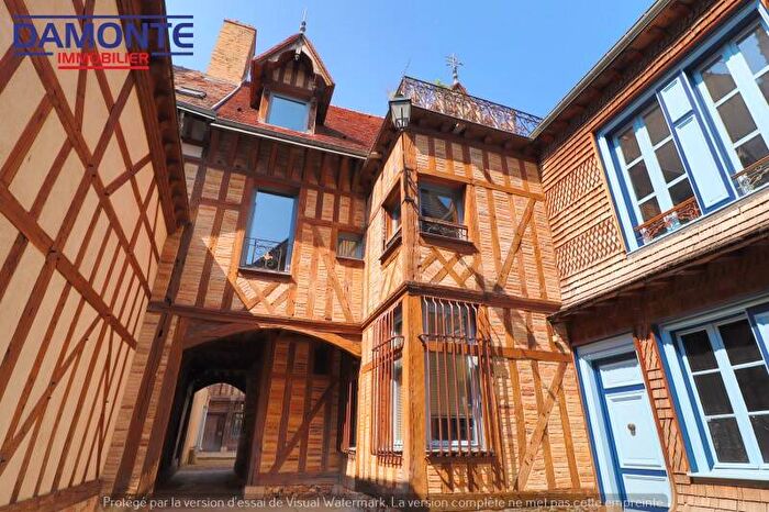 Appartement à louer - Cathédrale, Troyes - 1 pièce