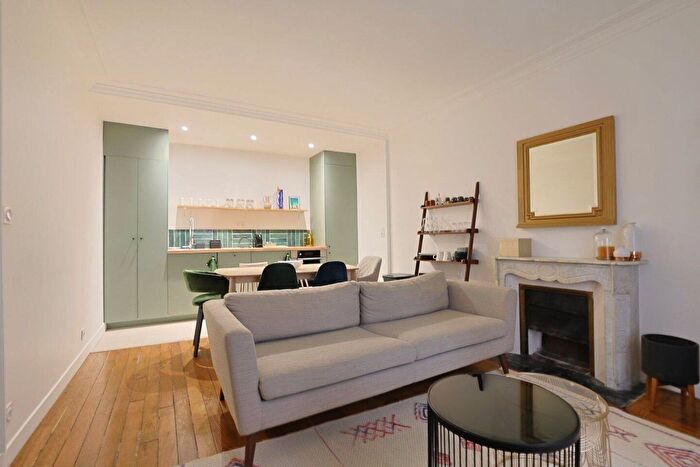 Appartement à louer - Trudaine-Maubeuge, Paris ème arrondissement - 2 pièces - 1 chambre