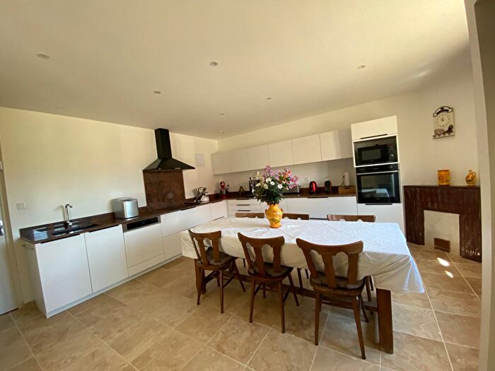 Maison à vendre - Beaune, Centre-ville - 5 pièces - 2 chambres