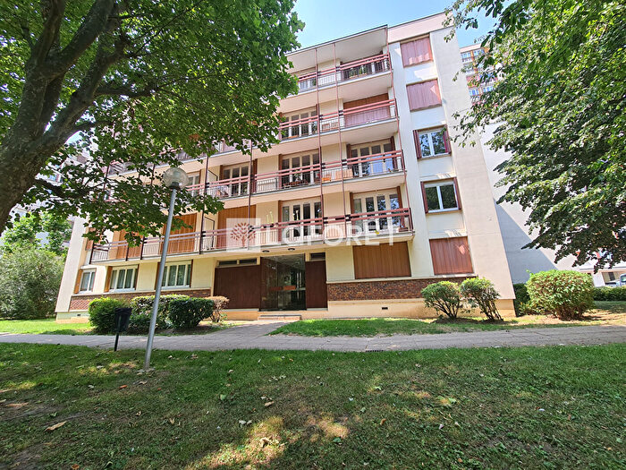 Appartement à vendre - Saint-Ouen-lAumône, Centre-ville, Prairie - 5 pièces - 3 chambres