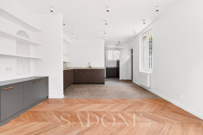 Maison à louer - Neuilly-sur-Seine, Parc de Neuilly - 5 pièces - 3 chambres