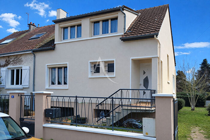 Maison à louer - Mainvilliers - 5 pièces - 3 chambres