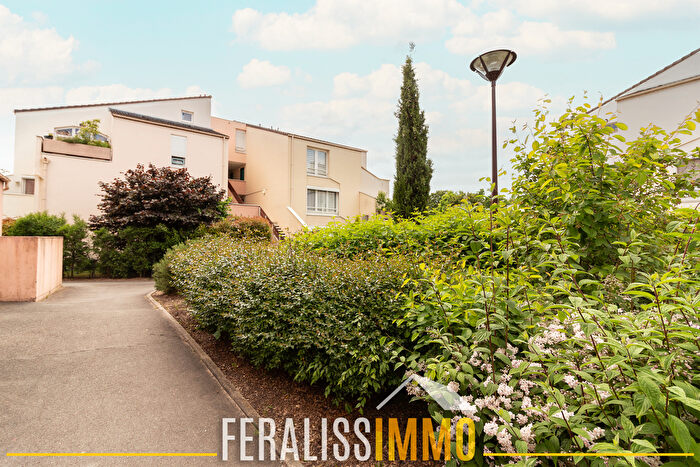 Appartement à vendre - Éragny, Challe - 4 pièces - 2 chambres