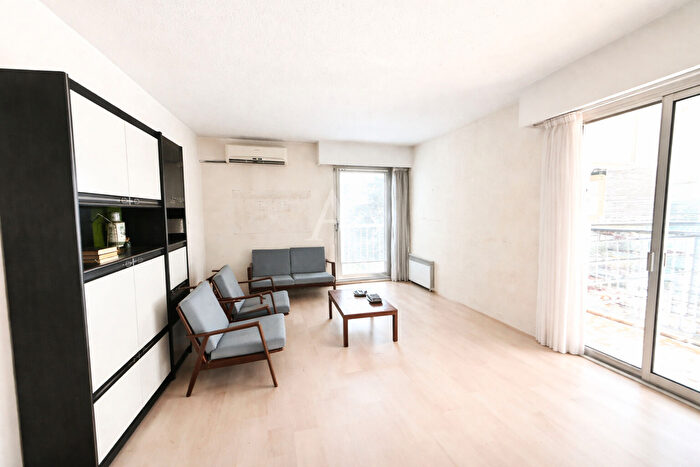 Appartement à vendre - Cagnes-sur-Mer, Les Vallières, Le Malvan, Les Travails, La Combe - 2 pièces - 1 chambre