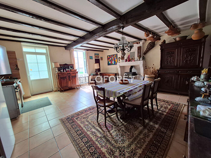 Saint-Ciers-Champagne - Maison 4 pièces à vendre