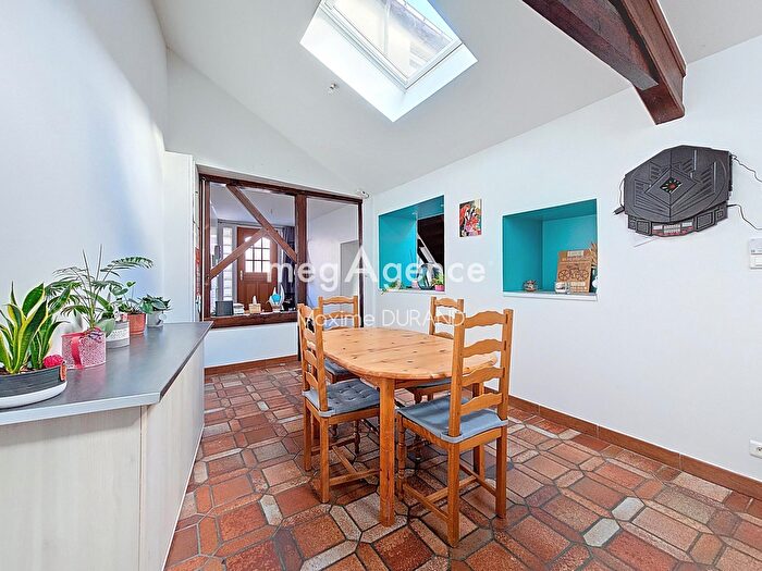 Maison à vendre - Cholet, Bretagne - 5 pièces - 3 chambres