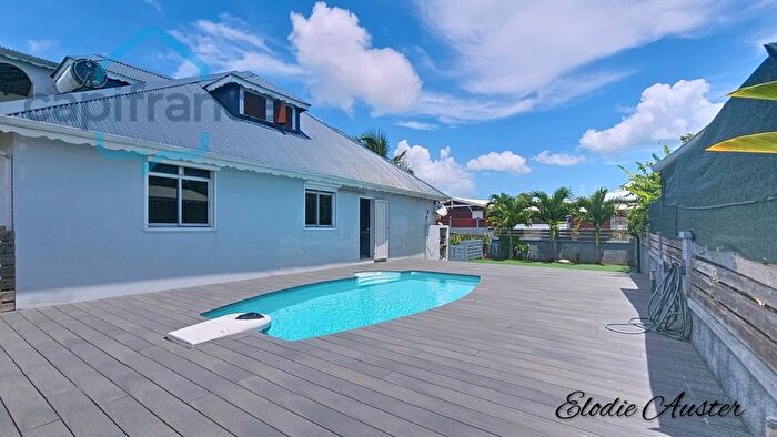 Maison à vendre - Lamentin - 8 pièces - 6 chambres