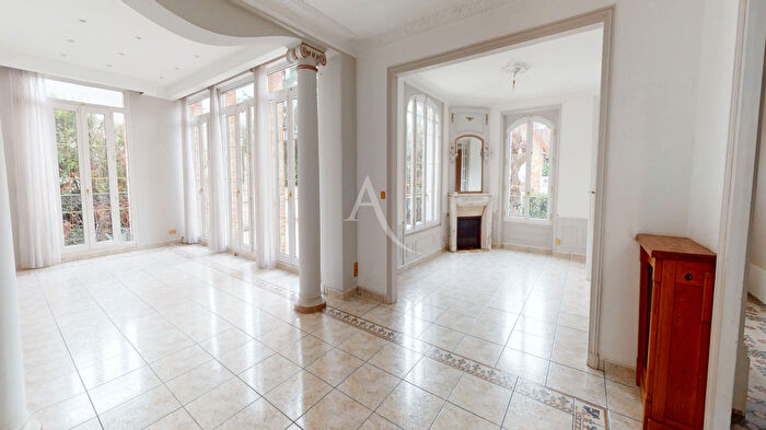 Maison à vendre - Les Pavillons-sous-Bois, Centre-ville, Basoche - 11 pièces - 7 chambres