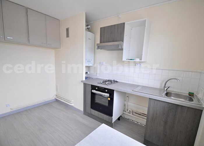 Appartement à louer - Saint-Pryvé-Saint-Mesmin - 1 pièce - 1 chambre