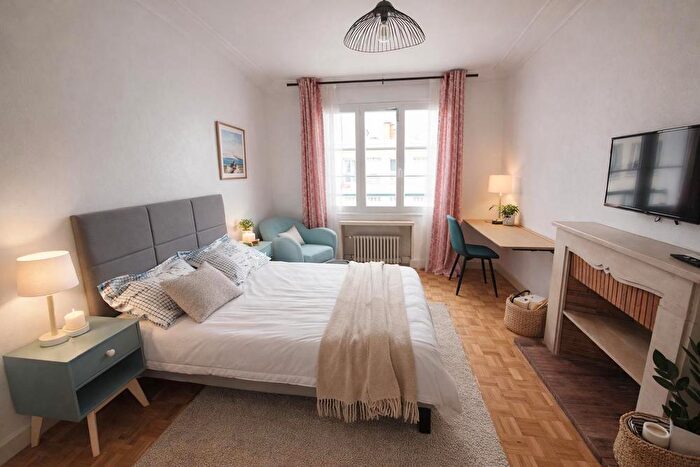 Appartement à louer - Orléans, Bannier, République - 1 pièce - 1 chambre