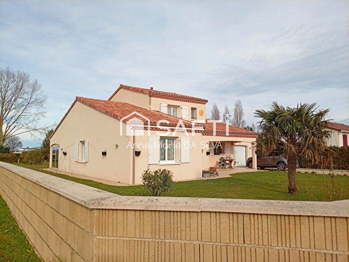 Maison à vendre - Saint-Savin - 6 pièces - 4 chambres