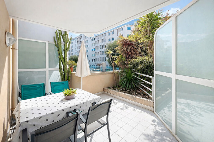 Appartement à vendre - Nice, Le Port - 2 pièces - 1 chambre