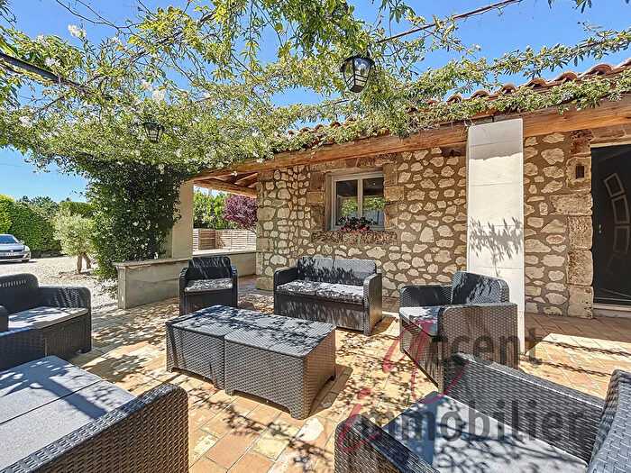 Maison à vendre - Eygalières - 4 pièces - 3 chambres