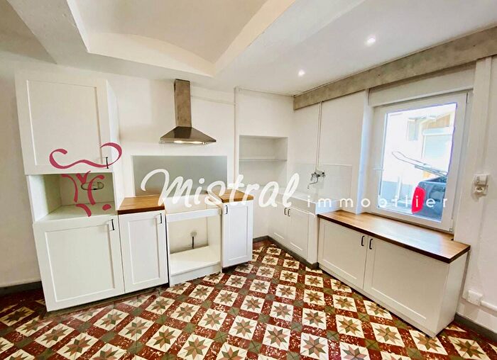 Appartement à louer - Saint-Laurent-dAigouze - 3 pièces - 2 chambres