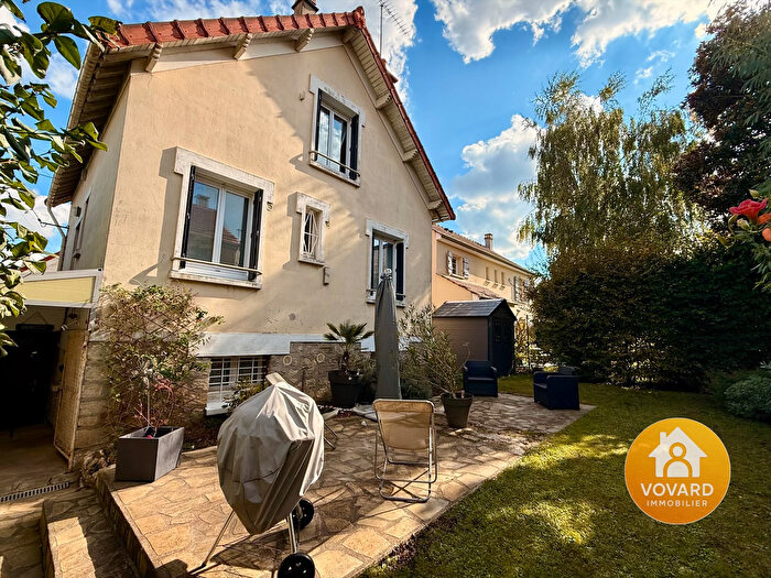 Maison à vendre - Saint-Brice-sous-Forêt, Centre-ville, Clos - 5 pièces - 3 chambres