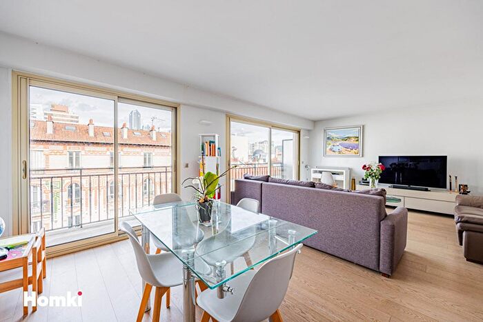 Puteaux, République : Appartement 4 pièces à vendre