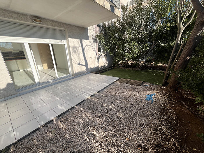 Appartement à louer - Agde, La Ville - 2 pièces - 1 chambre