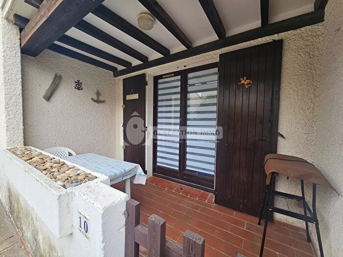 Saintes-Maries-de-la-Mer : Appartement 1 pièce à vendre