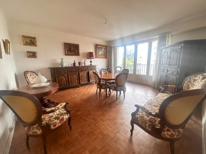 Appartement à vendre - Pau, Centre-ville - 4 pièces - 3 chambres