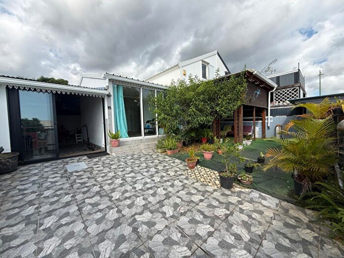 Maison à vendre - Le Tampon, La Chatoire - 6 pièces - 5 chambres