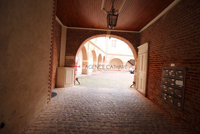 Appartement à louer - Albi, Centre-ville - 2 pièces - 1 chambre