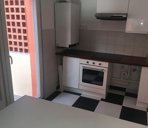 Appartement à louer - Marseille e , Les Baumettes - 2 pièces - 1 chambre