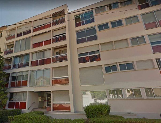 Appartement à louer - Le Brezet, Clermont-Ferrand - 2 pièces - 1 chambre