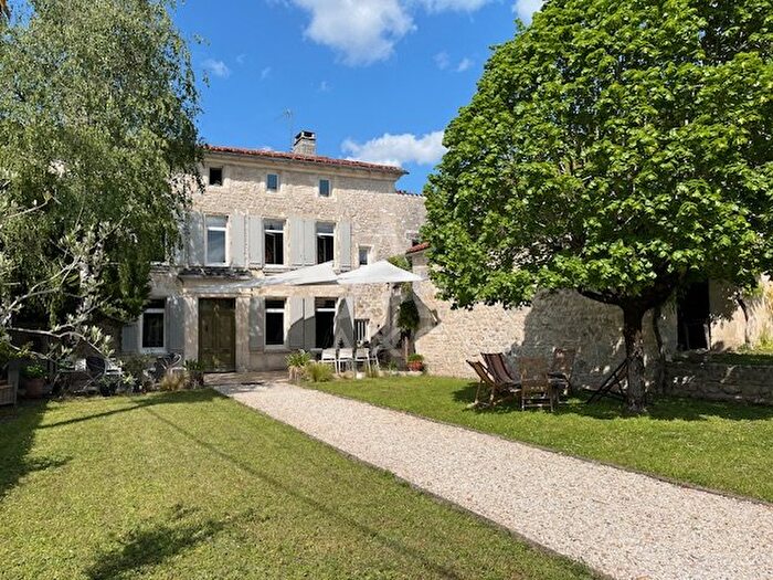 Angoulême : Maison 7 pièces à vendre