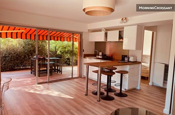 Appartement à louer - Théoule-sur-Mer - 1 pièce - 1 chambre