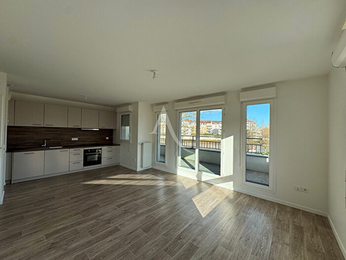 Appartement à louer - Meaux, Centre-ville, Cathédrale - 3 pièces - 2 chambres