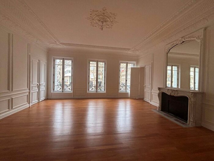 Appartement à louer - Paris e , Chaillot - 5 pièces - 4 chambres
