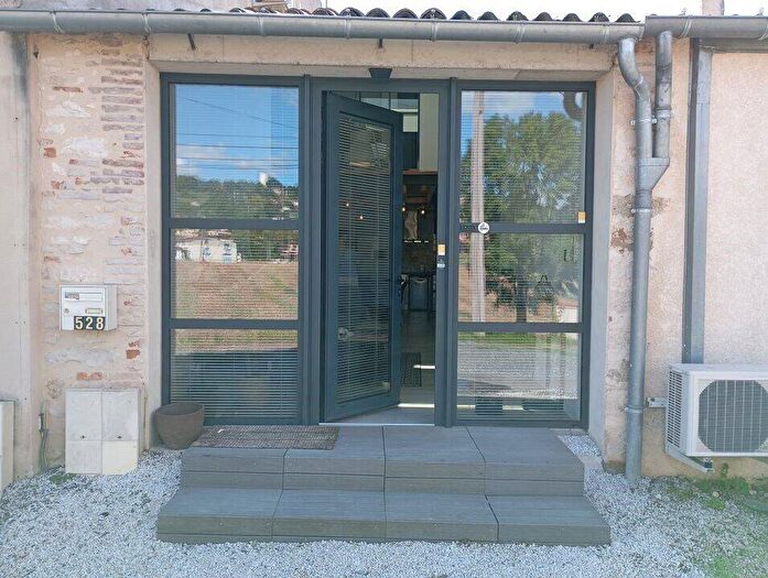 Maison à louer - Puygouzon - 3 pièces - 2 chambres