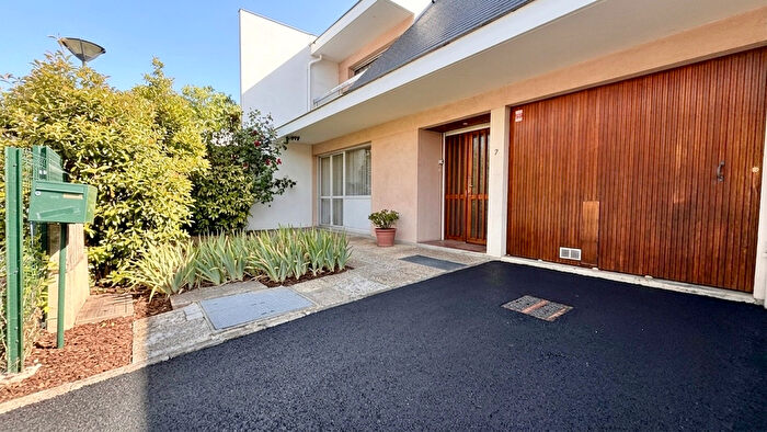 Maison 8 pièces à Évry, Aguado, à vendre