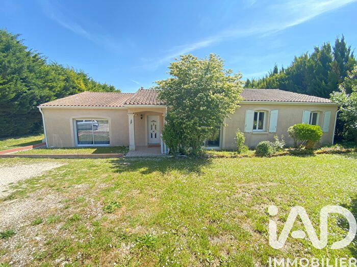 Maison à vendre - La Couronne - 6 pièces - 4 chambres