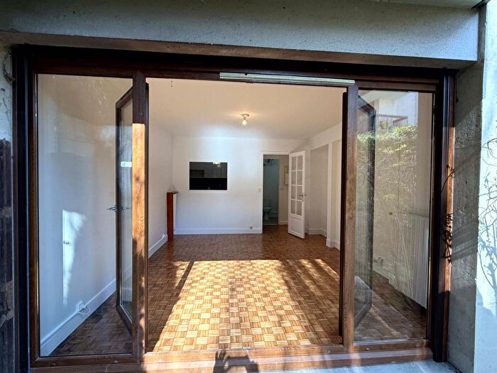 Appartement à louer - Ville-dAvray - 2 pièces - 1 chambre