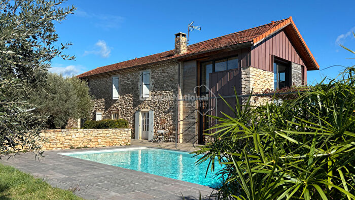 Maison à vendre - Aiguèze - 18 pièces - 13 chambres