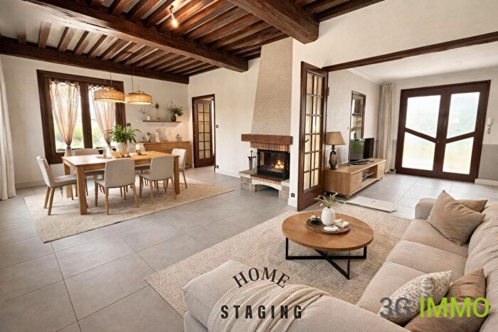 Maison 7 pièces à Polliat, à vendre
