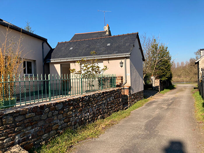 Maison à louer - Juvardeil - 4 pièces - 3 chambres