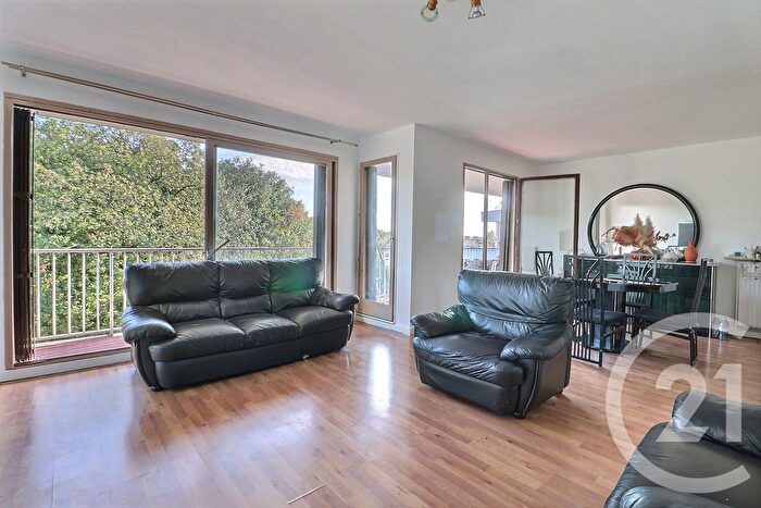 Appartement à vendre - Tremblay-en-France, Centre-ville - 5 pièces - 3 chambres