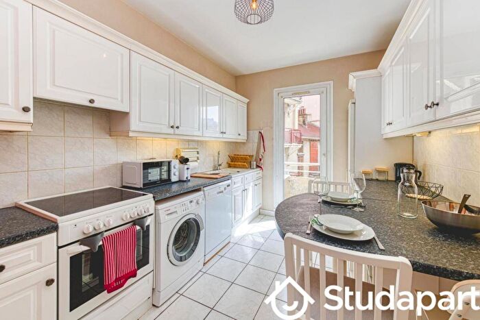 Appartement à louer - Abry, Grenoble - 1 pièce - 3 chambres