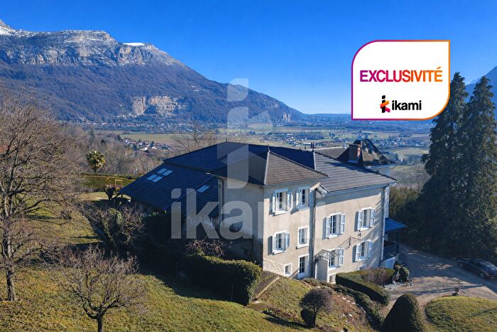 Maison à vendre - Saint-Jean-de-Moirans - 10 pièces - 5 chambres