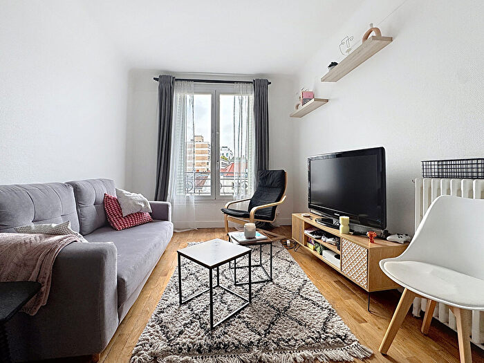 Appartement à louer - Suresnes, Centre-ville - 3 pièces - 2 chambres