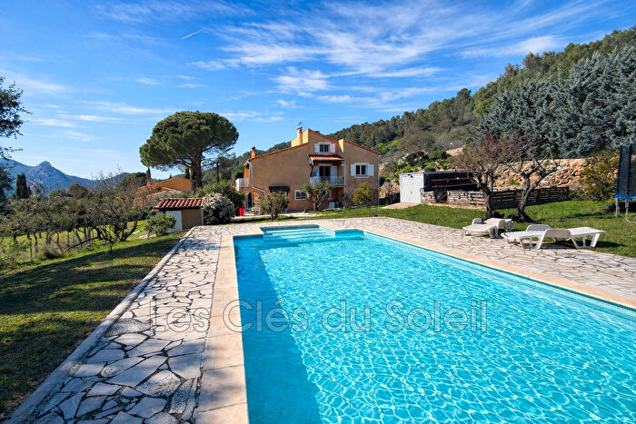 Maison à vendre - Camps-la-Source - 5 pièces - 5 chambres