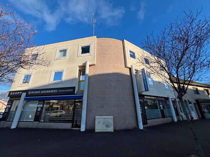 Appartement à louer - Pontault-Combault - 2 pièces - 1 chambre