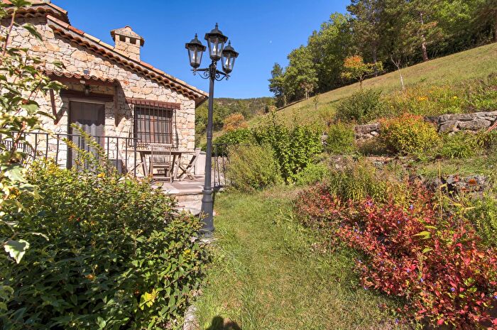 Maison à vendre - Guillaumes - 5 pièces - 3 chambres